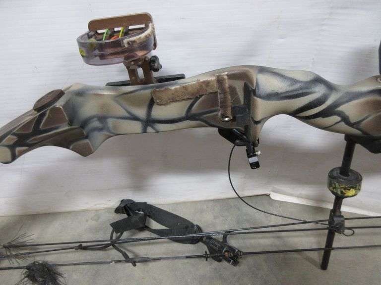 Bear Whitetail Legend camo compound bow with silencer, sights, and ...
