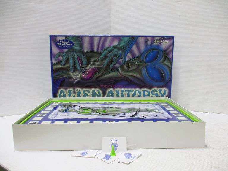 Alien autopsy board game - Albrecht Auction Service