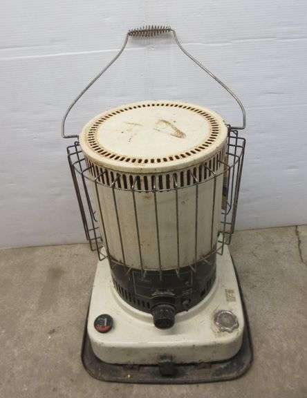 Sears kerosene heater with a new wick, works fine - Albrecht Auction ...