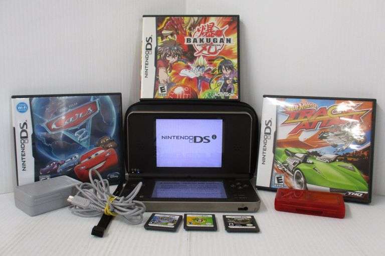 Nintendo DS XL with (7) Games, include: Mario Kart, Sonic Sega All ...