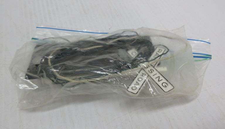 Lionel 145 automatic gateman with 145c contactor, railroad crossing ...