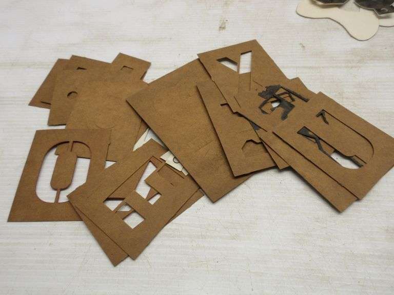 Stencils, used, heavy wear - Albrecht Auction Service