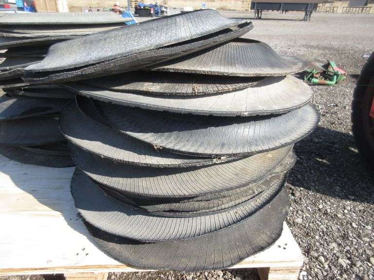 (60) Silage pit tire rings, as is - Albrecht Auction Service