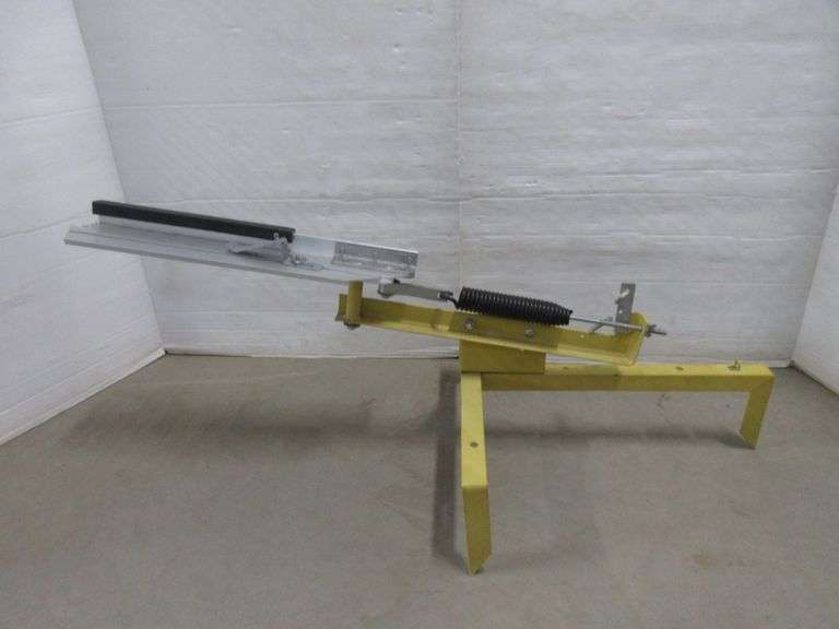 Skeet/Trap thrower, made of metal base and aluminum, thrower, in very ...