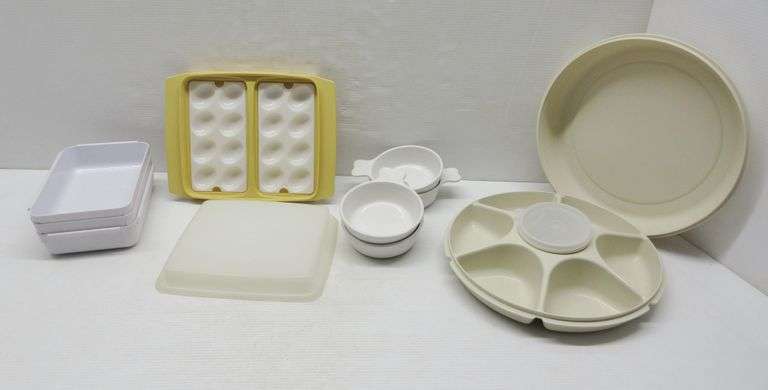 Tupperware deviled egg carrier complete four-piece set, Tupperware six ...