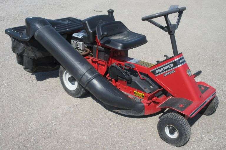 Snapper riding lawn mower SR 825, 25" cut, 8 HP, Briggs & Stratton with ...