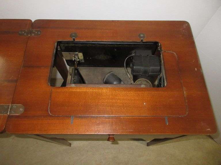 Antique Singer Sewing Machine in concealable, folding top cabinet ...