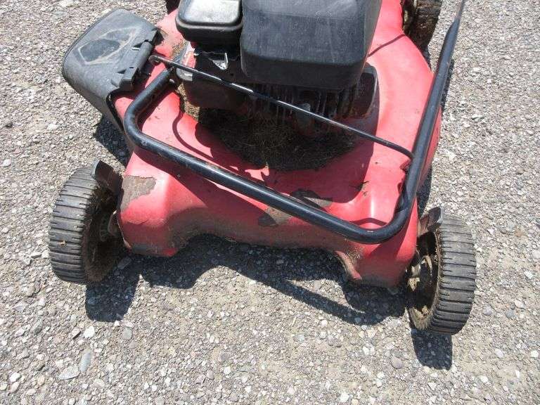 Yard Machines lawn mower, 4 HP, 22", last used in 2020 - Albrecht ...