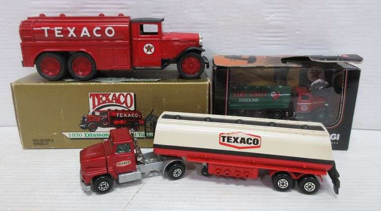 (3) Texaco die cast fuel tankers, includes: 1930 Diamond T. 2 1/2 ton ...