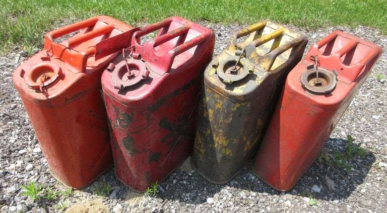 (4) Old military gas cans, 6" x 13" x 18", in good condition - Albrecht ...