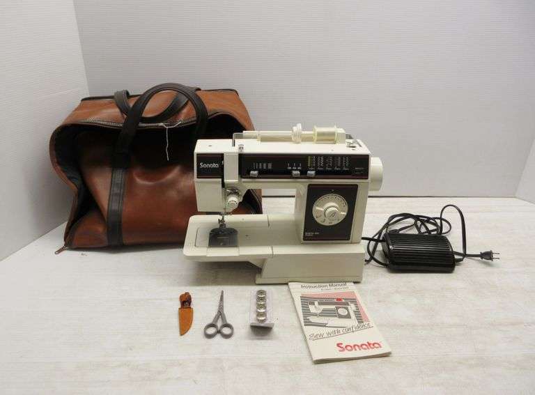 Singer Sonata, model 6610 10-stitch sewing machine with case and cover ...