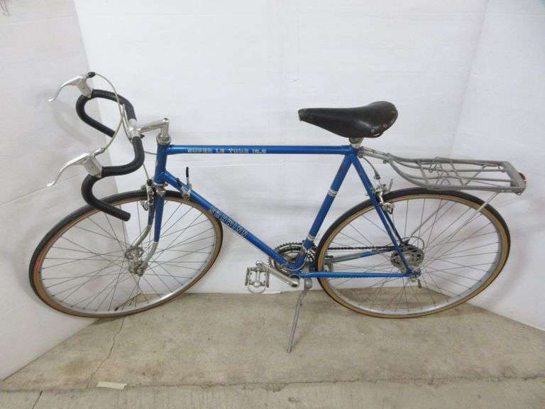 Schwinn Super LE Tour 12.2 mens 27" bike with leather saddle seat and rear rack, newer tires ...