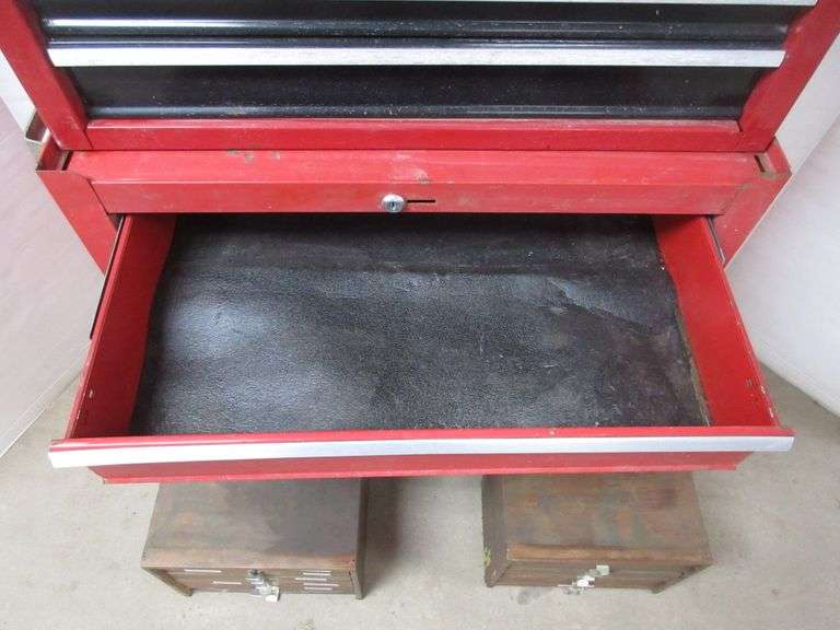 Craftsman stackable tool box, six-drawer top box and two-drawer bottom ...