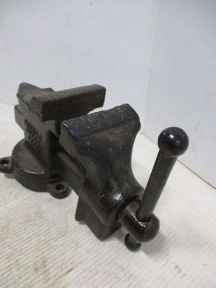 Little Giant 5494 bench vise, 3" cast pads, pipe grips, good, a little ...