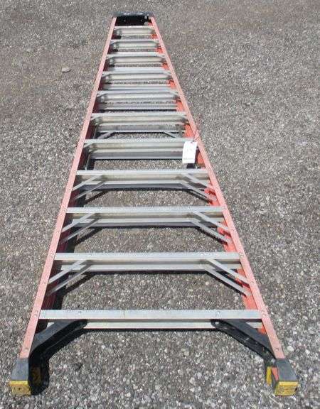 12' Step ladder, used, in good condition - Albrecht Auction Service