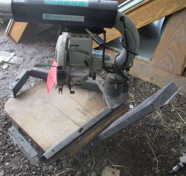 DeWalt 700 8" radial arm saw - Albrecht Auction Service