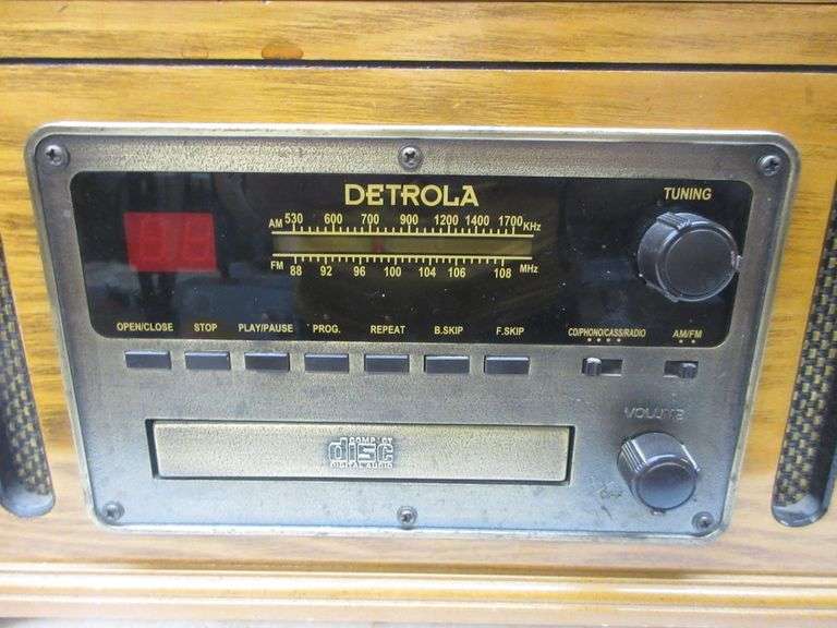 Detrola record/CD/cassette player, 17"W, works - Albrecht Auction Service