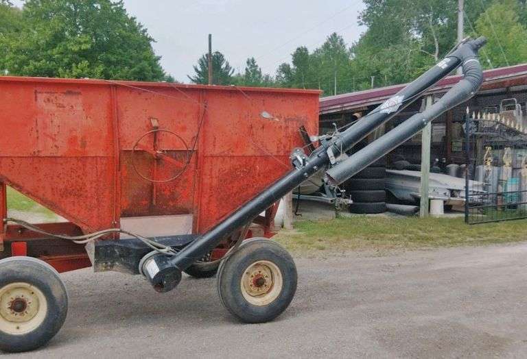 Unverferth 6" gravity box auger, 12'L, used for one season, very good ...