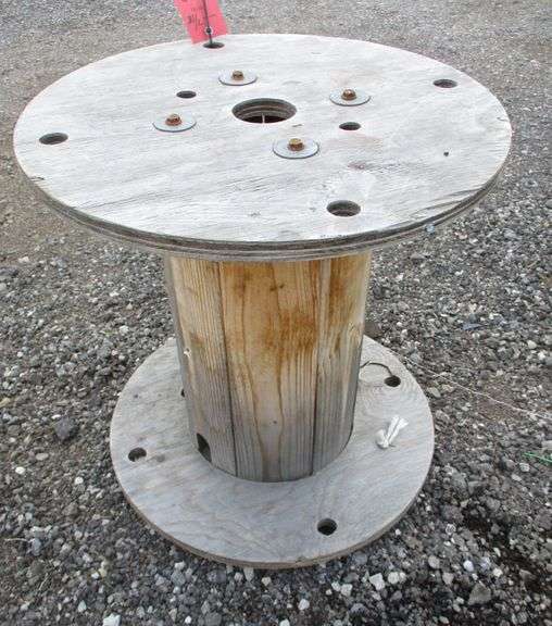 Wooden electrical spool, 2'H x 2'Dia, used - Albrecht Auction Service
