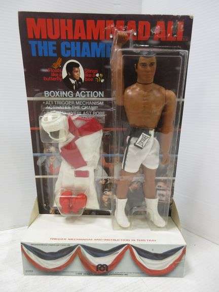 1976 Muhammad Ali doll in original box, great - Albrecht Auction Service