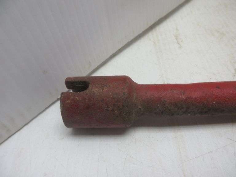 Old tractor crank - Albrecht Auction Service