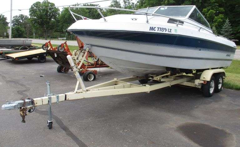 1986 Rinker 20 1/2' boat, HIN: RNK19847C686, has a four-cylinder ...
