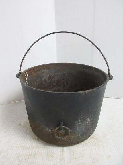 Cast iron kettle with wire handle, 10"W at top x 7"H, no cracks, solid ...