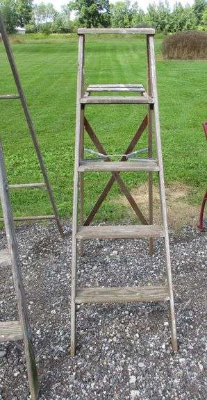 (2) Wood painter's ladders, 5' and 7'H, used, have wear - Albrecht ...