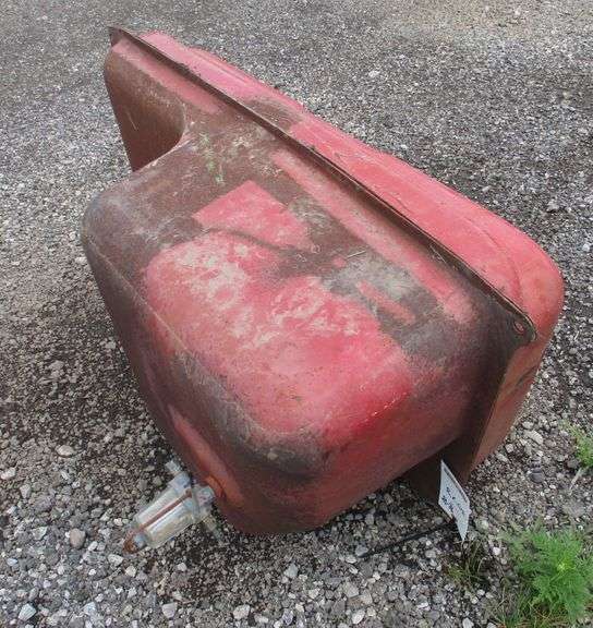 Farmall fuel tank from the 1960's to 1970's, used, as is - Albrecht ...