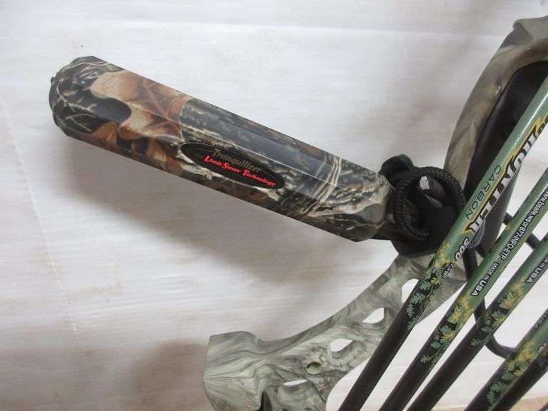 (2) Left handed compound bows, PSC outlaw youth/womens size, blazer is ...