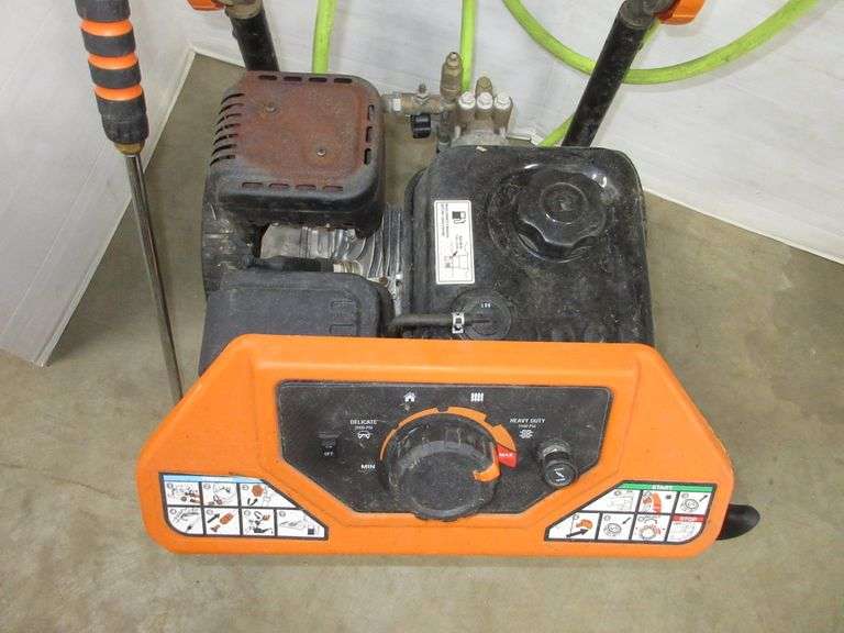Generac power washer, 2000-3100 PSI, Model No. G0066021, runs well ...