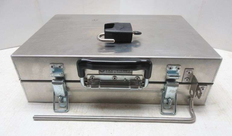 Stainless steel briefcase for guns, cross shaft to lock both openers ...