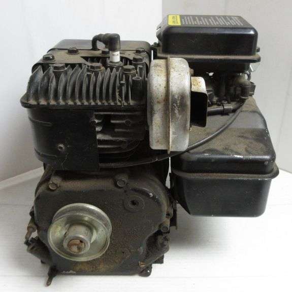 Briggs & Stratton motor, 5 HP - Albrecht Auction Service
