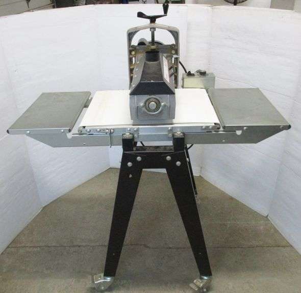 Performax 16-32 drum sander with optional stainless infeed and outfeed ...