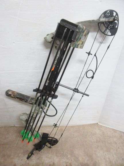 (2) Left handed compound bows, PSC outlaw youth/womens size, blazer is ...