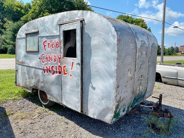 1940s "Canned Ham" rat rod camper trailer, 12'L, was previously used as ...