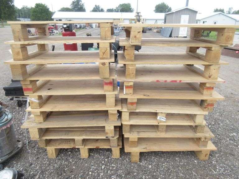 (18) Platform pallets, excellent condition - Albrecht Auction Service