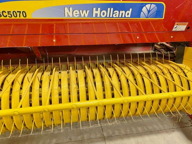 New in 2012 New Holland Baler BC5070, Hydraulic Swing Tongue, Hydraulic ...