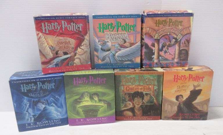 Complete set of Harry Potter books on CD, discs are in great condition ...
