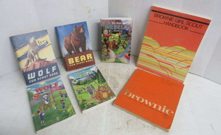 (7) Girl Scout and Boy Scout books, some vintage, includes: Wolf Club ...