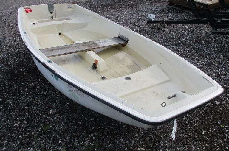 Boston Whaler 9'L unsinkable boat, no leaks, had a 4 HP on it for ...