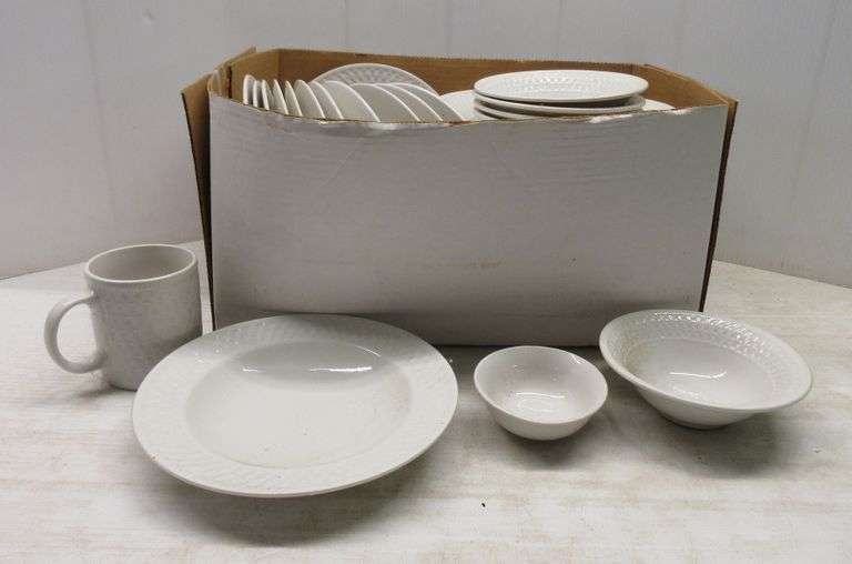 49-piece set of Oneida wicker dishes, include: (7) 10 5/8" dinner ...