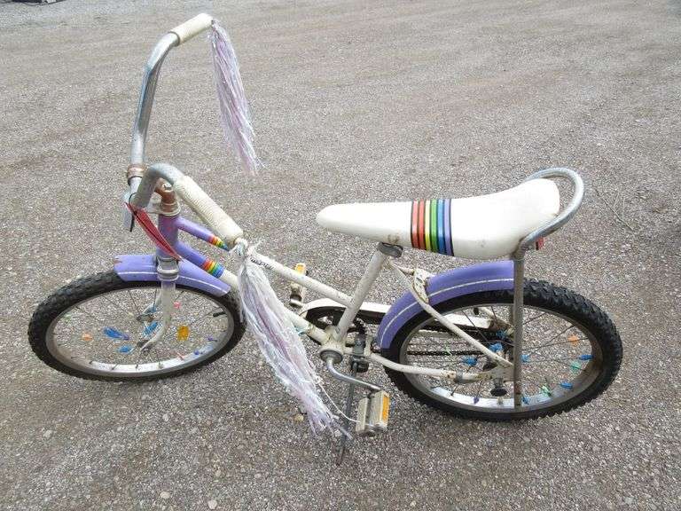 Girls roadmaster rainbow bike, 20" tires - Albrecht Auction Service