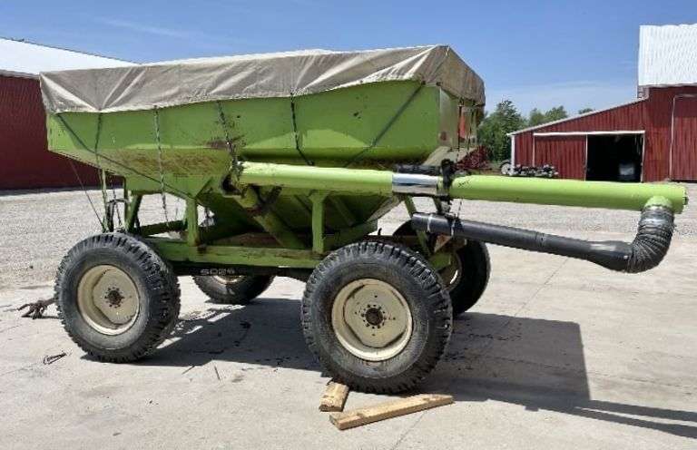Parker Wagon with Hydraulic Drive Plastic Cupped Auger, Tarp, Used Only ...