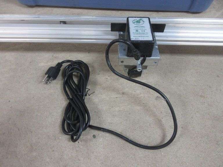 Light rail grow system, aluminium track with (2) motors, pulleys, and ...