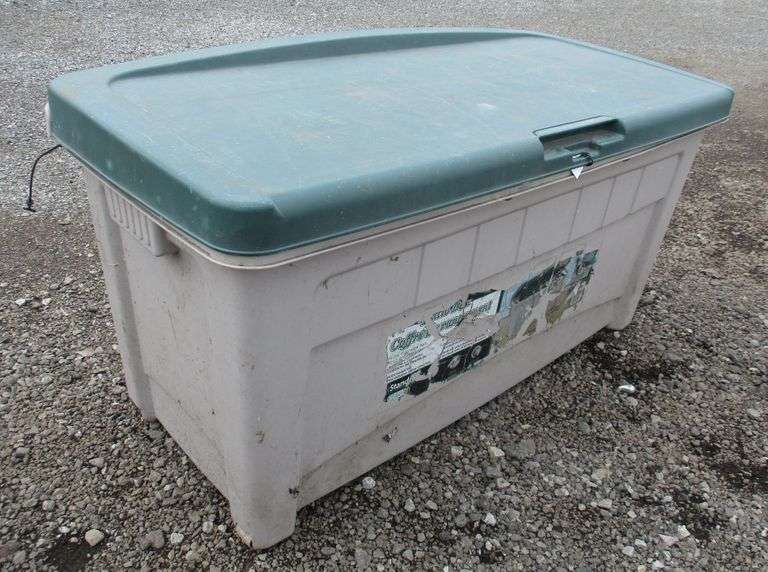 68-gallon outdoor storage container, used, needs cleaning - Albrecht ...