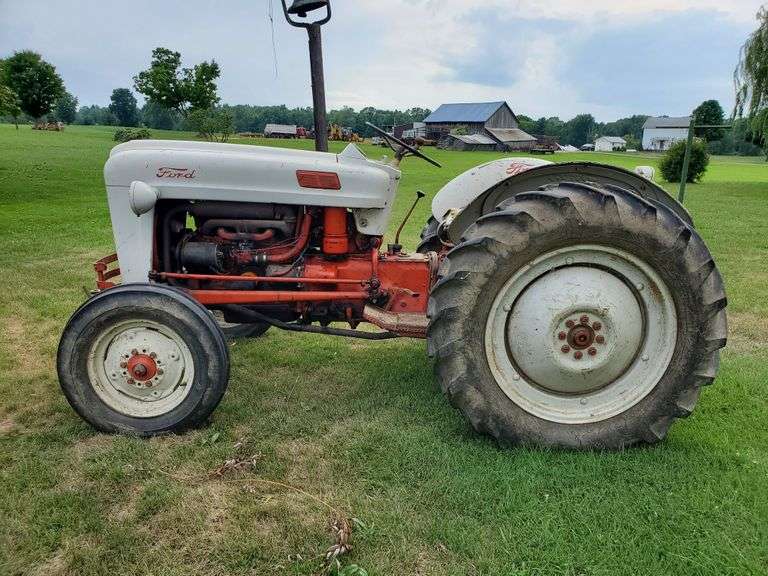 1956 Ford 640 Gas Tractor, 6.00-16 Fronts, 12.4-28 Rears, 540 PTO, 3 ...