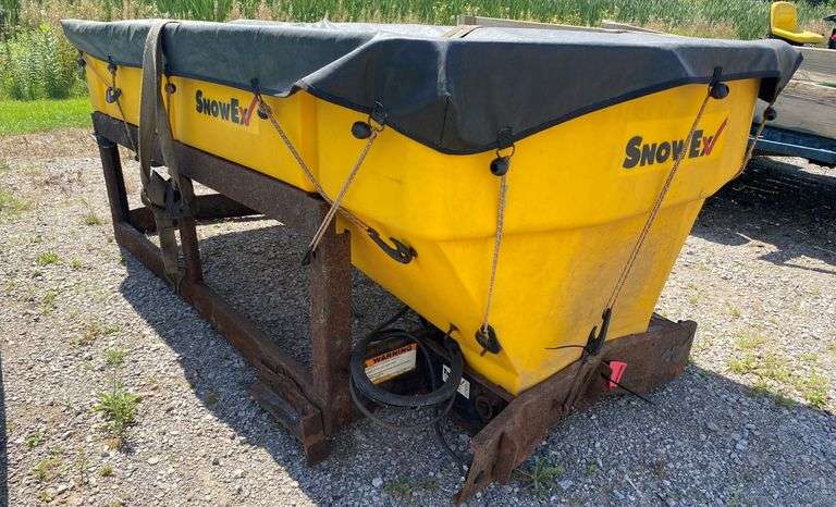 SnowEX salt/sand spreader, 1.2 yards with controls, cover and new ...