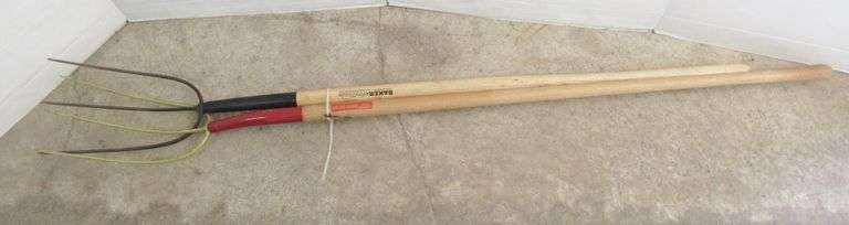 (2) Three-prong pitchforks, up to 65" - Albrecht Auction Service