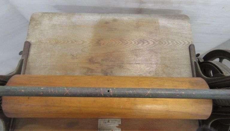 AM Ringer Compo. Eclipse antique clothes wringer/mangle, 32"W x 48"H ...